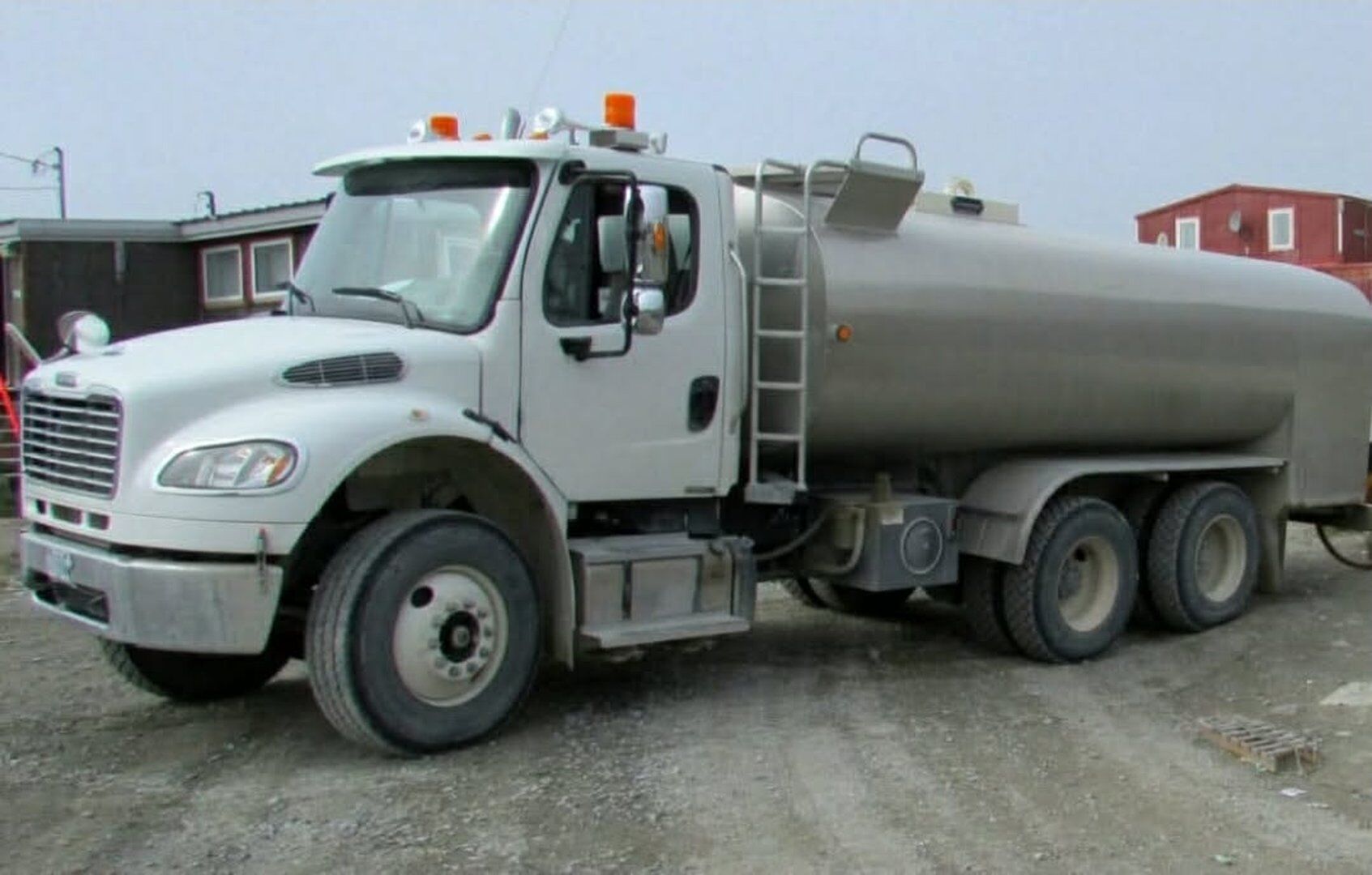 Nunavut hamlet residents asked to conserve water after pipe leak