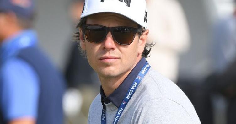 Hamilton caddie on what’s in those giant golf bags