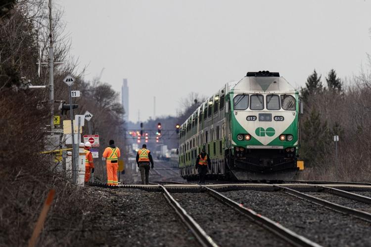 Young boy dies after being struck by GO train in Mississauga