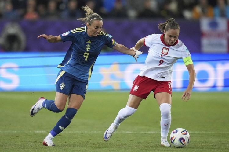 Euro 2025: Sweden eases past Poland and advances to quarterfinals along ...