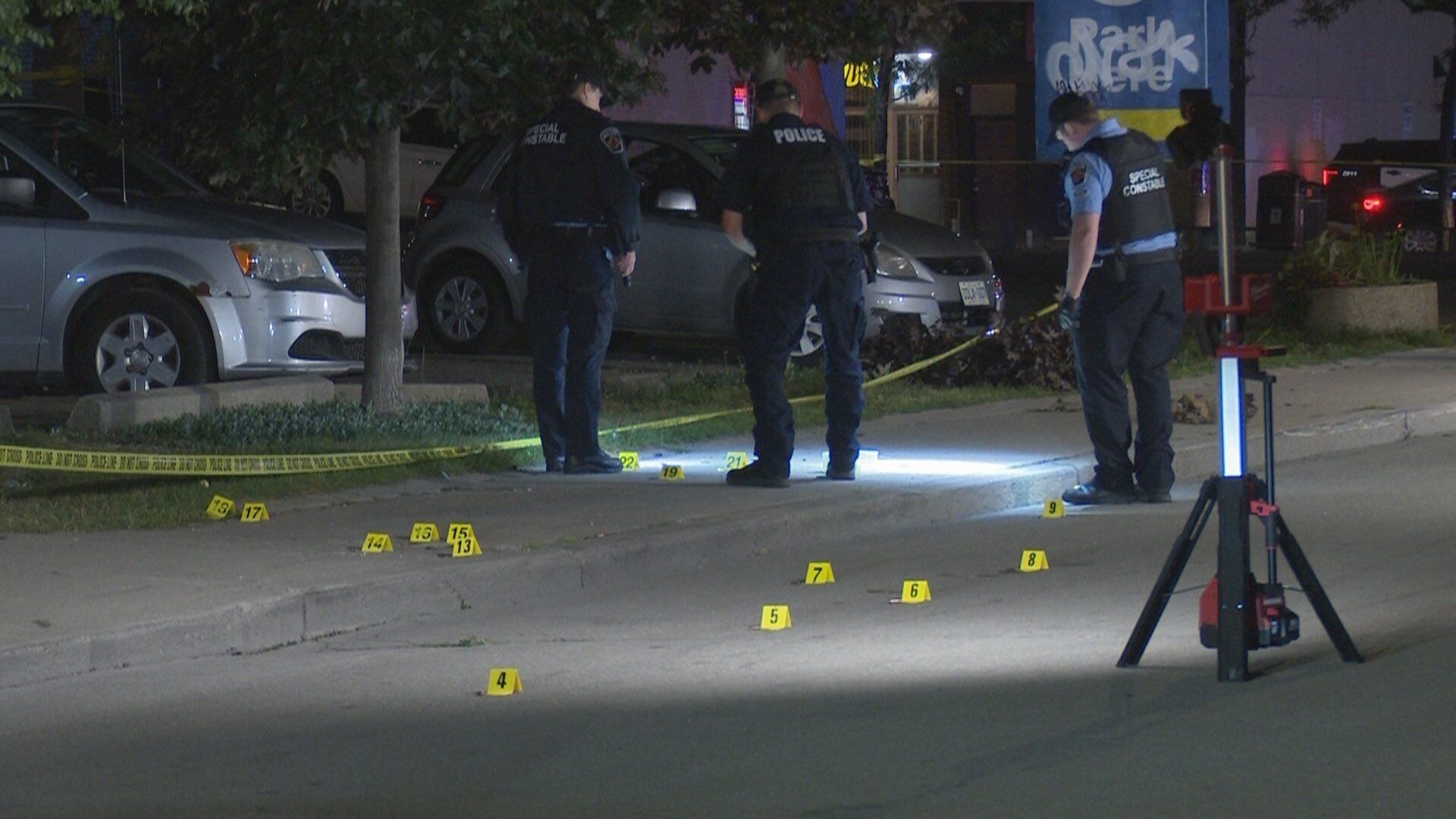 Three people injured in downtown Hamilton shooting