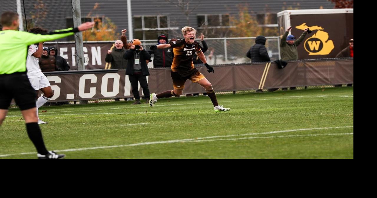 Toronto FC signs forward Charlie Sharp, a 2023 draft pick, to a TFC II ...