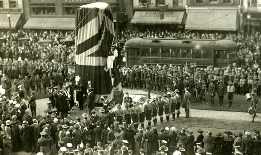 Gore Park cenotaph unveiled 100 years ago