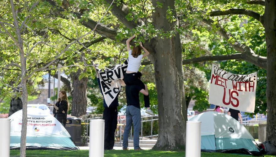 Put homeless outreach team on Hamilton city payroll: worker