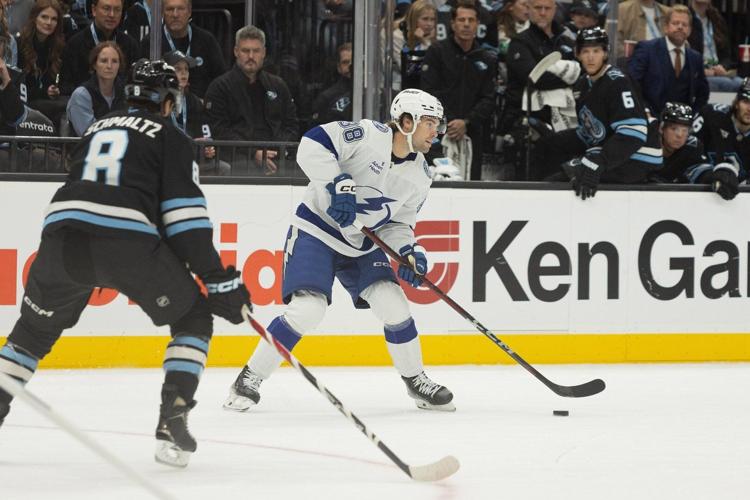 Guentzel scores in the 3rd period as the Lightning beat the Mammoth 4-2 ...