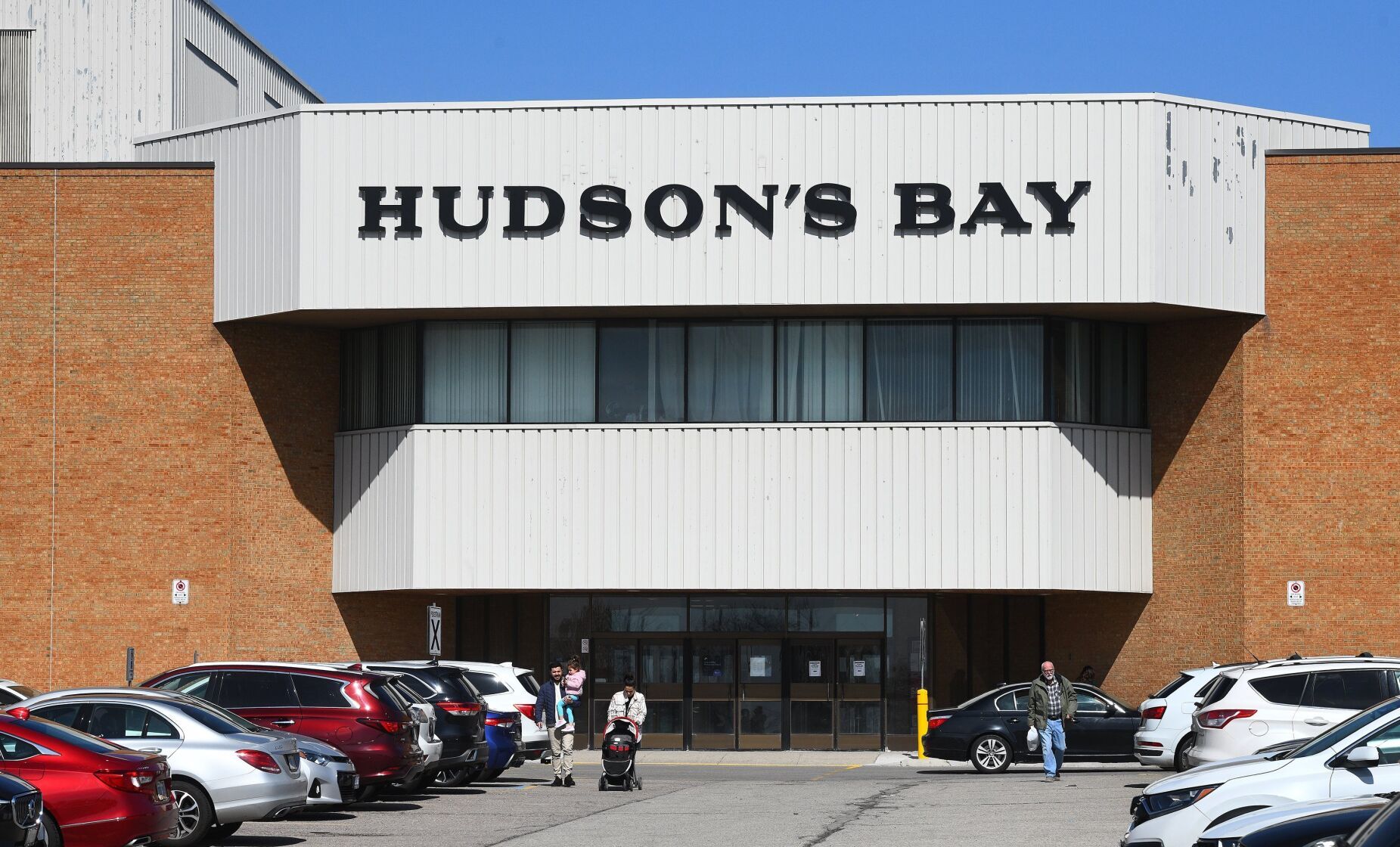 Hudson’s Bay liquidation to cut Hamilton, Burlington stores