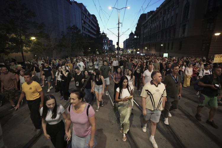 Tens of thousands demand justice and protest against populist rule in ...