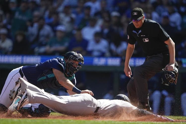Logan Gilbert reaches 200 Ks, Mariners stay on edge of playoff race ...