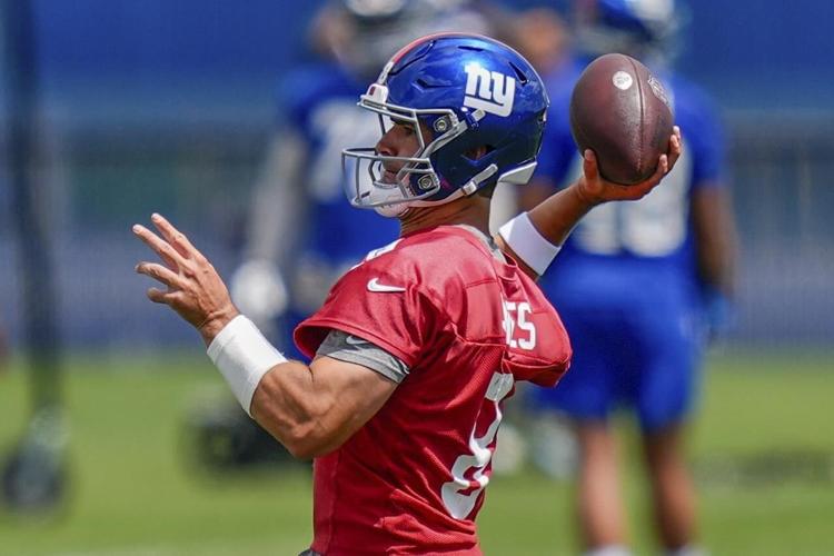 While rookie WR Malik Nabers impresses, QB Daniel Jones expects to be ...
