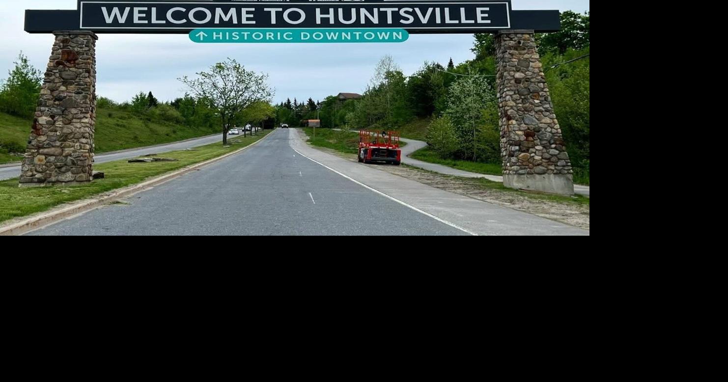 A sign of the times: Huntsville's ‘faded’ Centre Street sign replaced ...