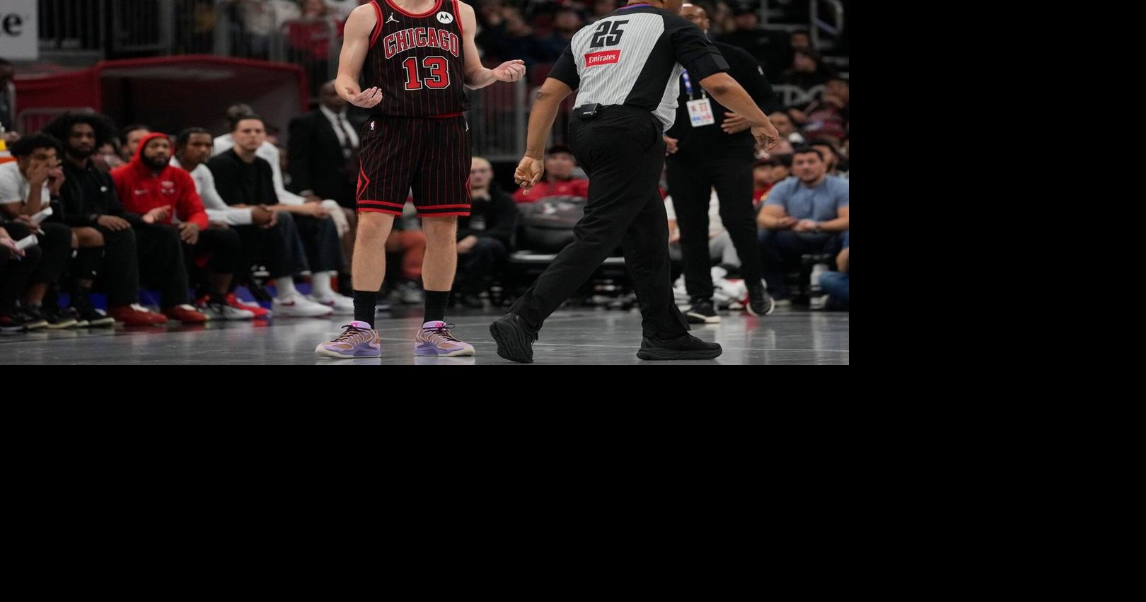 Bulls' Kevin Huerter ejected for tapping ball that hits referee Che ...