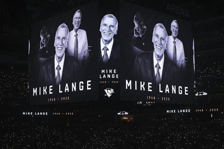Penguins honor late Hall of Fame broadcaster Mike Lange during ...