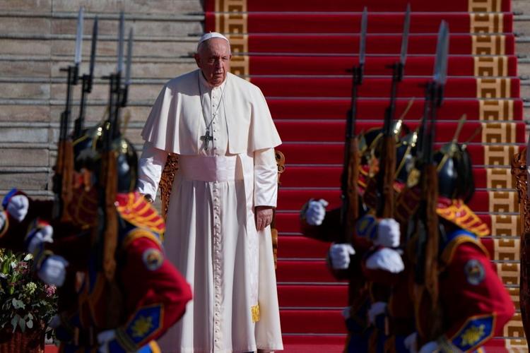 Pope starts Mongolia visit by praising the country's religious freedom ...