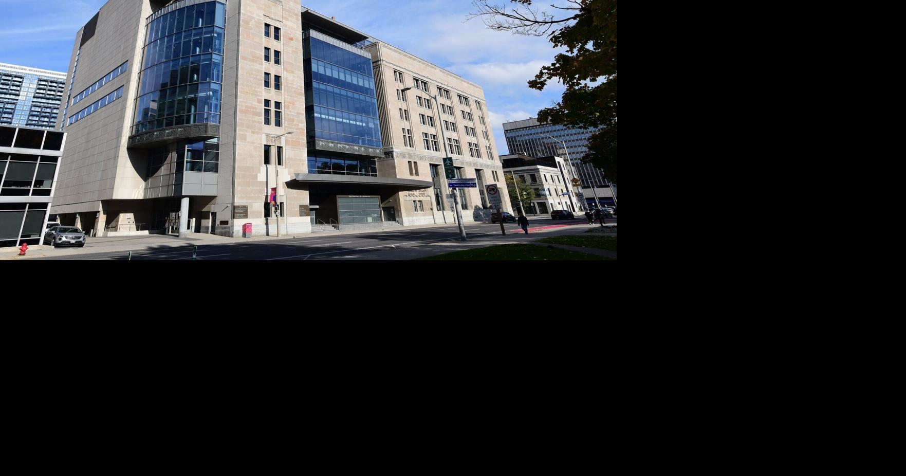Suspended Hamilton criminal lawyer allowed to complete trial