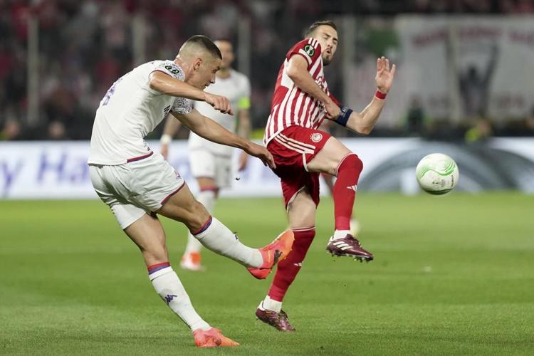 Celebrations in Greece as Olympiakos beats Fiorentina 1-0 for first ...