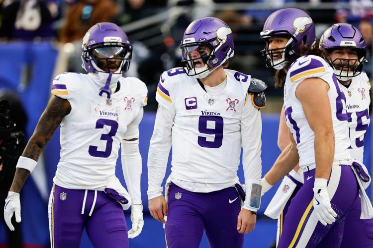J.J. McCarthy gets injured as the Vikings hand the Giants their ninth ...