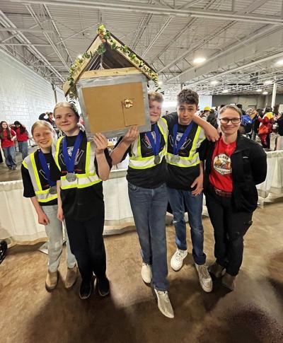 Glengarry students awarded silver medals