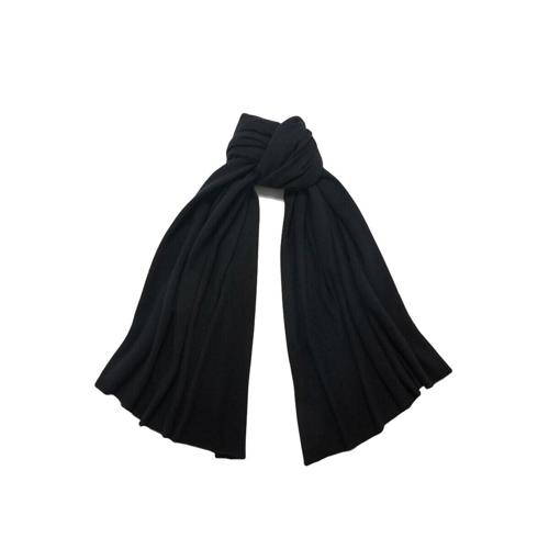 Five travel-friendly scarves for the transitional season — and ...