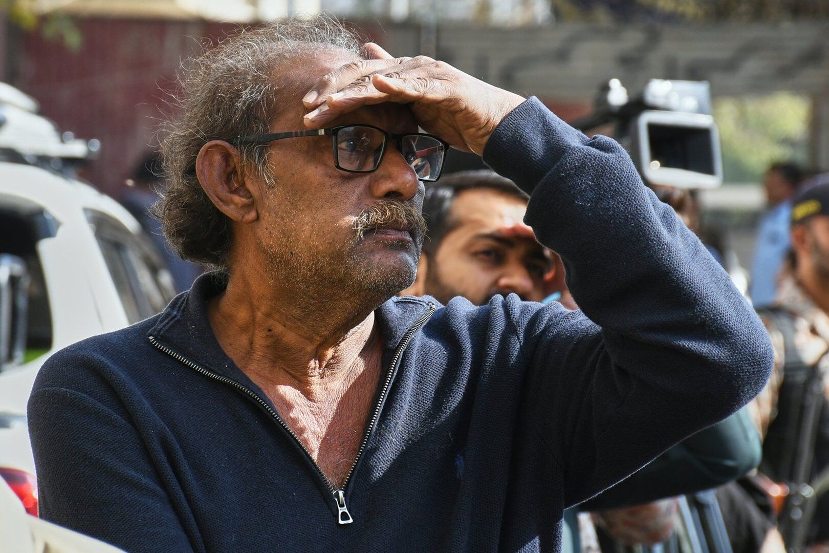 Death toll in Pakistan shopping plaza fire rises to 67, officials say