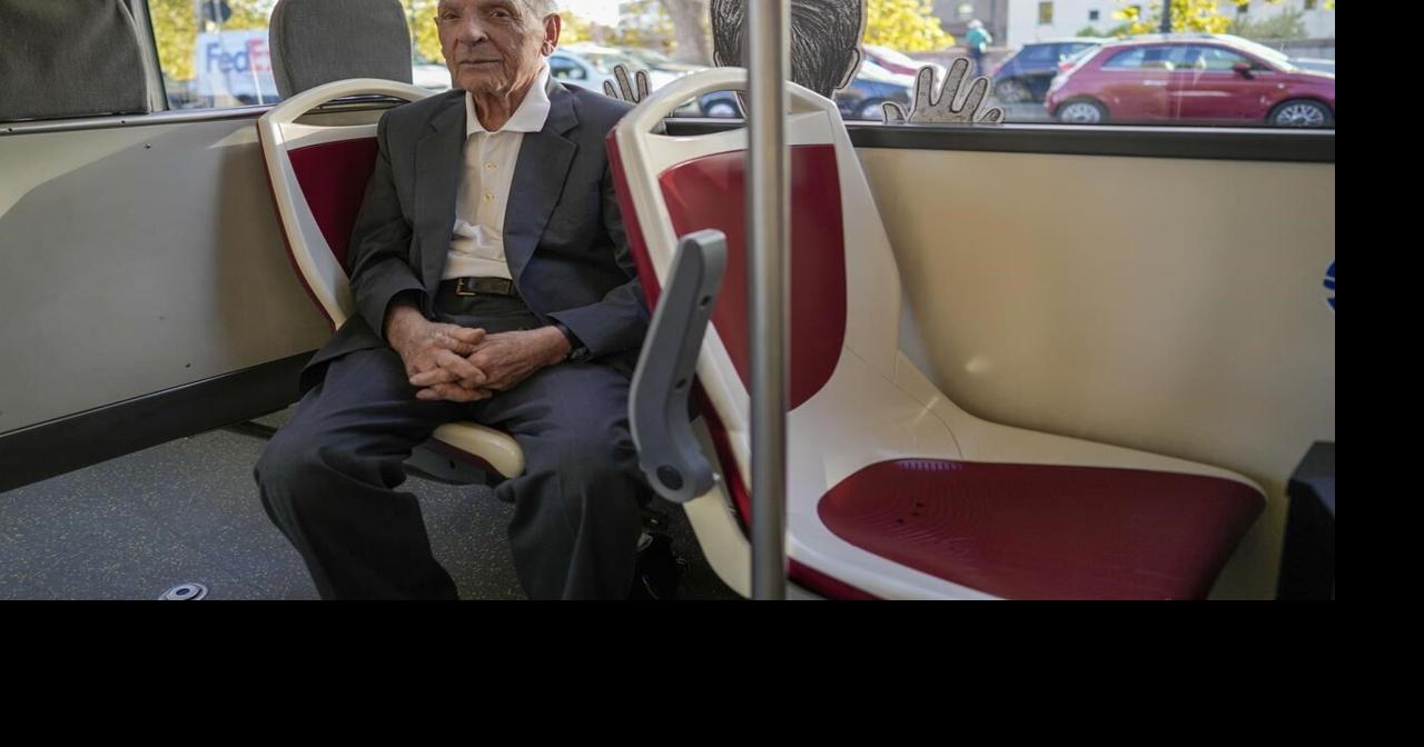 Rome buses recount story of a Jewish boy who avoided Nazi deportation ...
