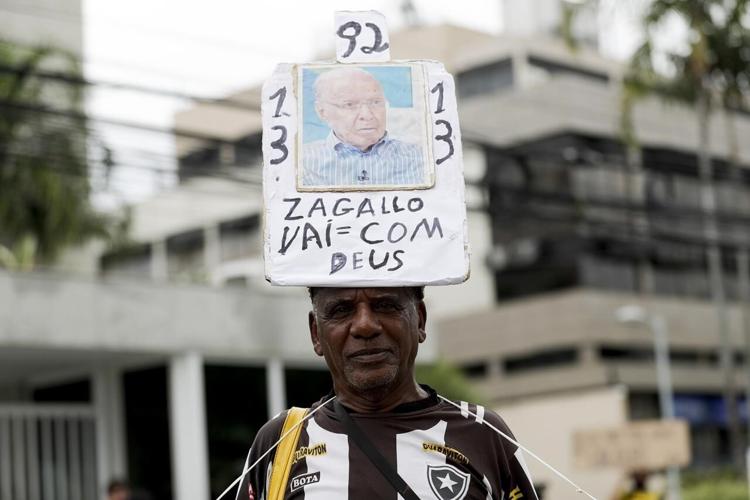 Mario Zagallo buried at Rio cemetery as Brazil pays its last respects ...