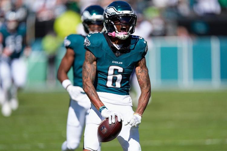 Saquon Barkley struggles to duplicate his 2,000-yard rushing season for defending champion Eagles