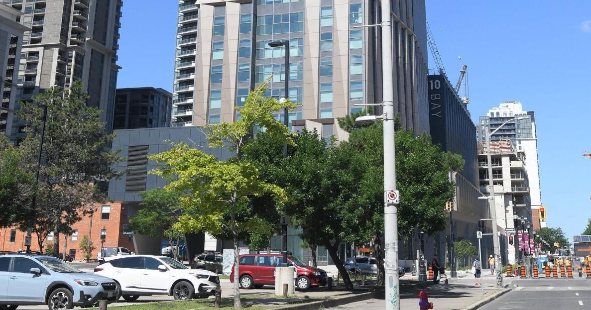 Days without AC for tenants at McMaster University building