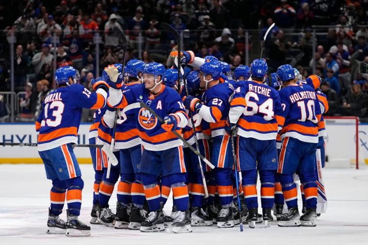 Horvat, Palmieri score in shootout to back Rittich in Islanders' 1-0 ...