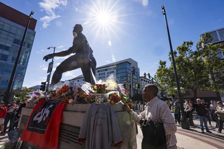 Giants hold tribute for franchise legend Willie Mays