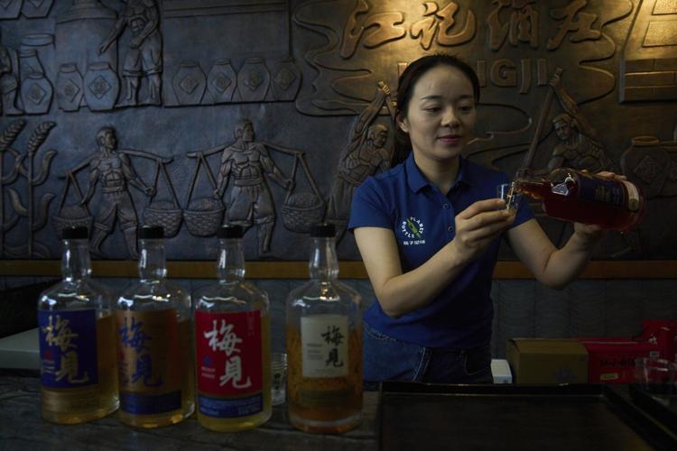 China's fiery baijiu spirit evolves to attract younger drinkers