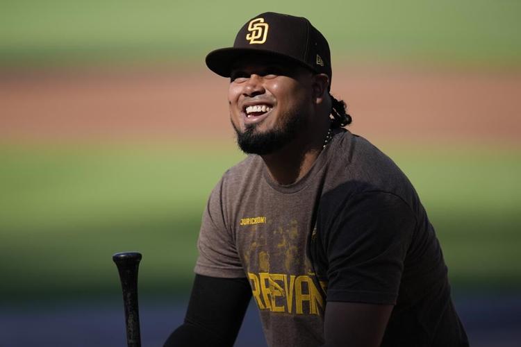 NL batting champ Luis Arraez of the Padres has thumb surgery