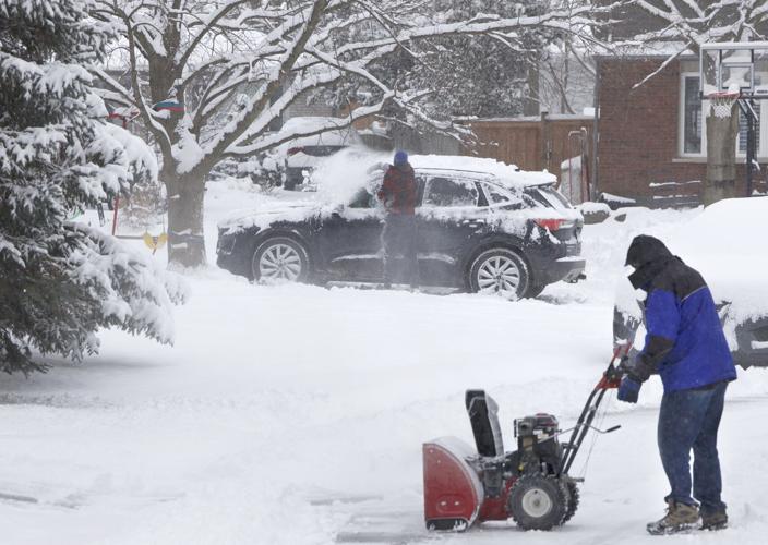 Snow day hits Hamilton, forcing school and business closures
