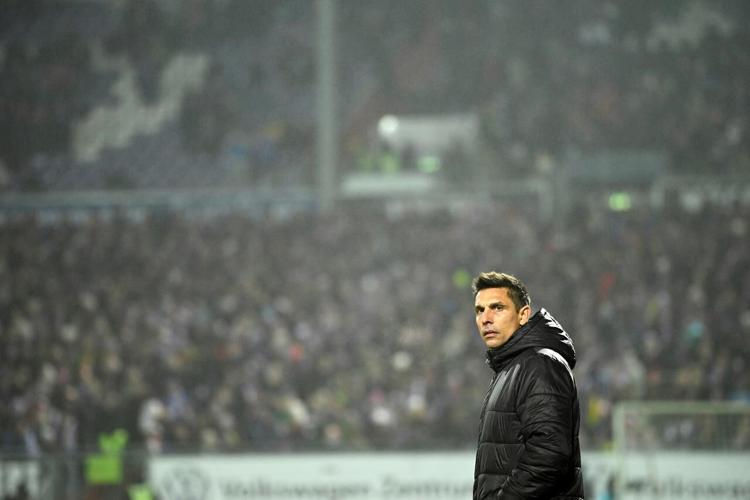 Dortmund slumps to another loss in Bundesliga as pressure increases on ...