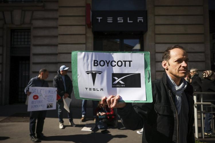 PHOTO COLLECTION: Tesla Protests