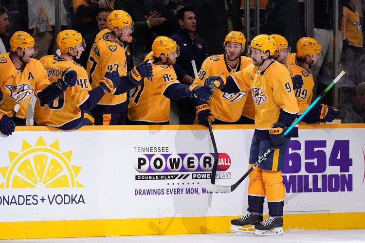 Stamkos scores 4 goals as Predators beat Blues 7-2 for 4th win in 5 games
