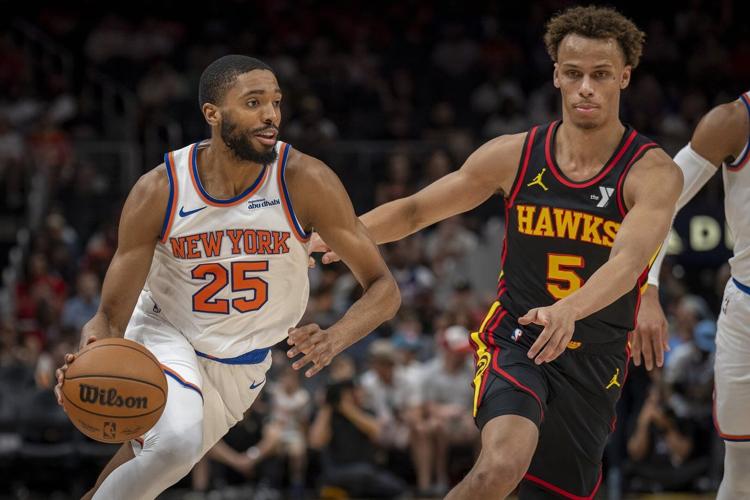 Towns scores 30 points as hot-shooting Knicks overwhelm Hawks 121-105 ...