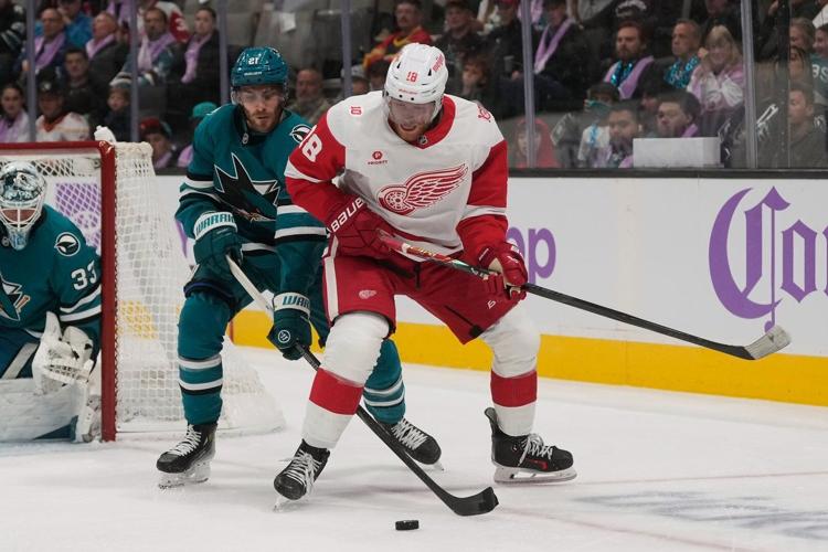 James van Riemsdyk's shootout goal lifts Red Wings over Sharks 3-2