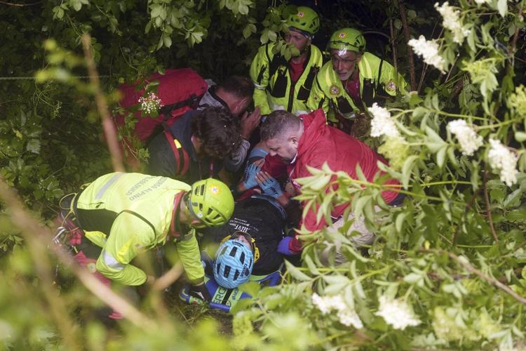 Pre-race favorite Roglic withdraws from Giro d'Italia after crash in ...