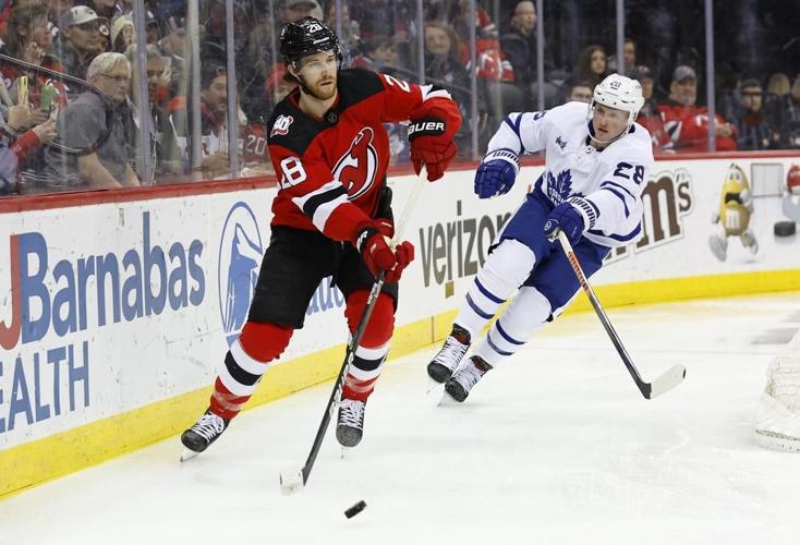Matthews’ late power-play goal gives Leafs win over Devils