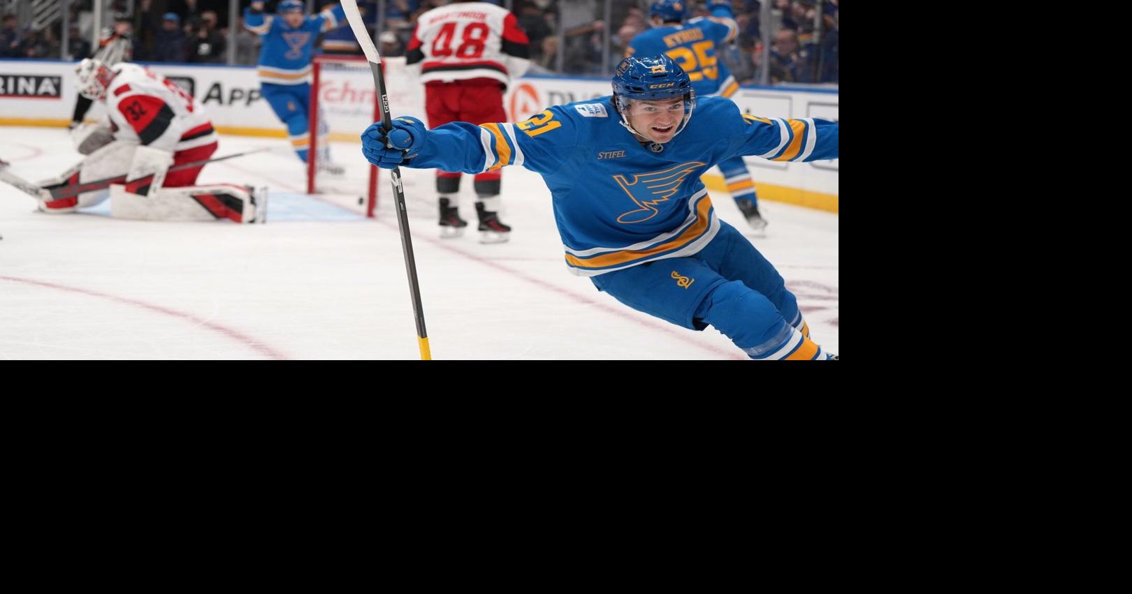 Blues snap 3-game skid with 3-0 win over Hurricanes