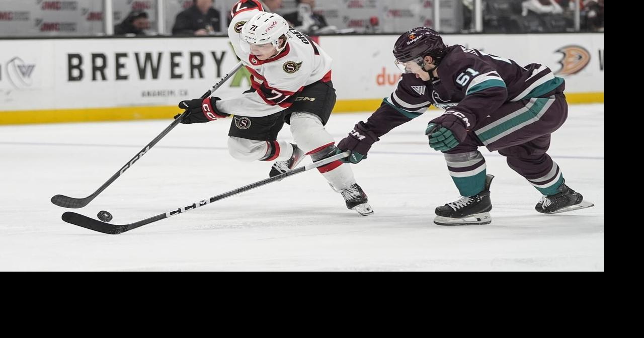 Alex Killorn scores the tiebreaking goal in the Anaheim Ducks' 2-1 ...