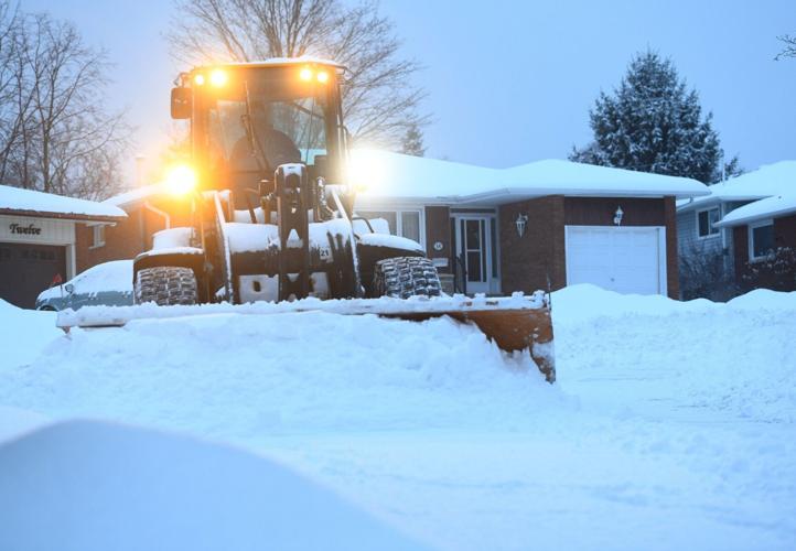 Hamilton plows continue clearing remnants of snowstorm