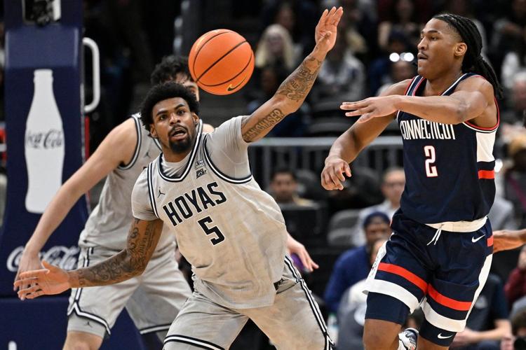 Tarris Reed Jr. scores 15 points, No. 3 UConn fends off Georgetown, 64-62
