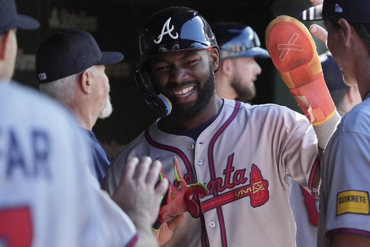 Carson Kelly delivers the Cubs a wild 7-6 victory over the Braves