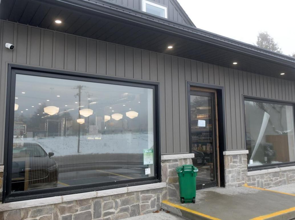 Big Castelli Mercato pizza slice at tiny Ancaster plaza