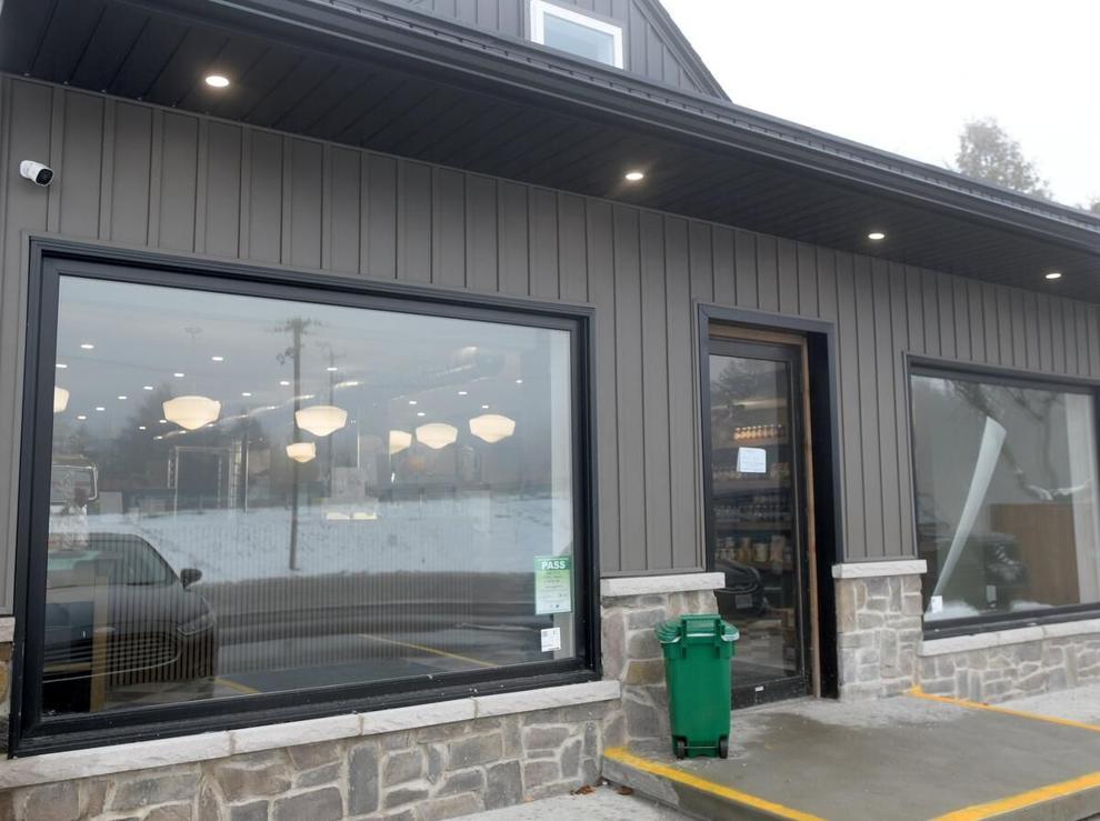 Big Castelli Mercato pizza slice at tiny Ancaster plaza