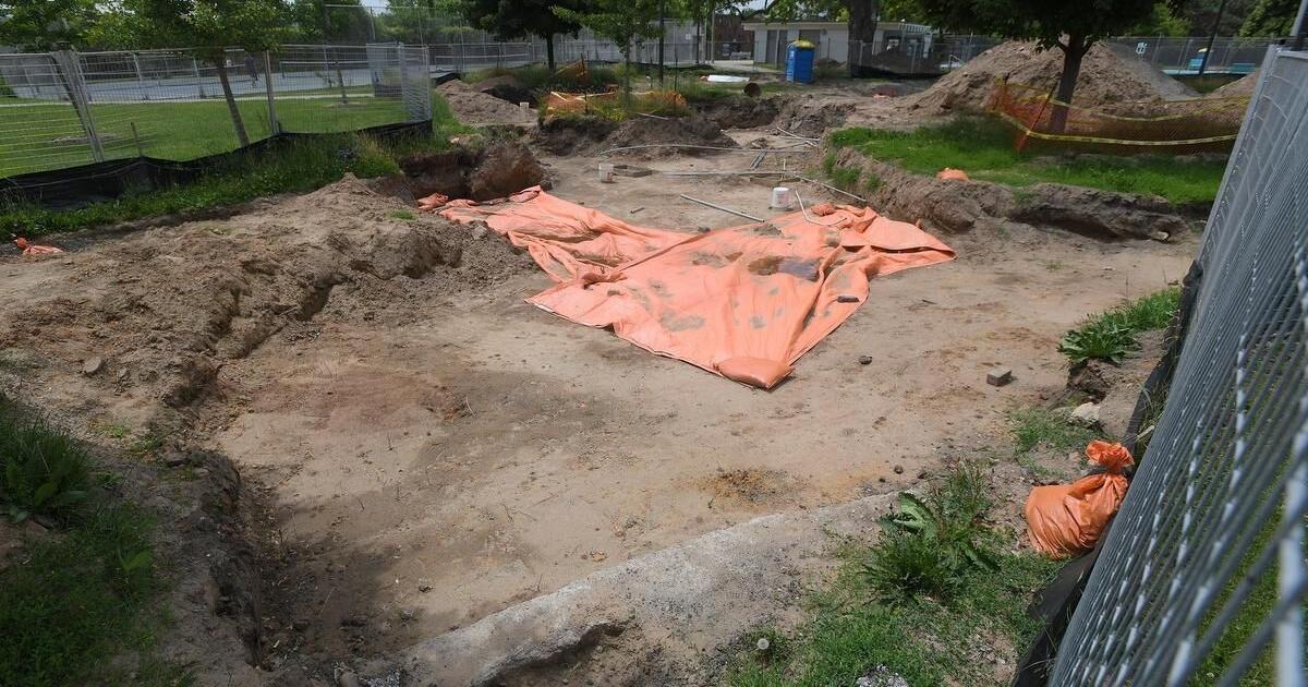 Discovery of ancient arrowheads halts Victoria Park construction