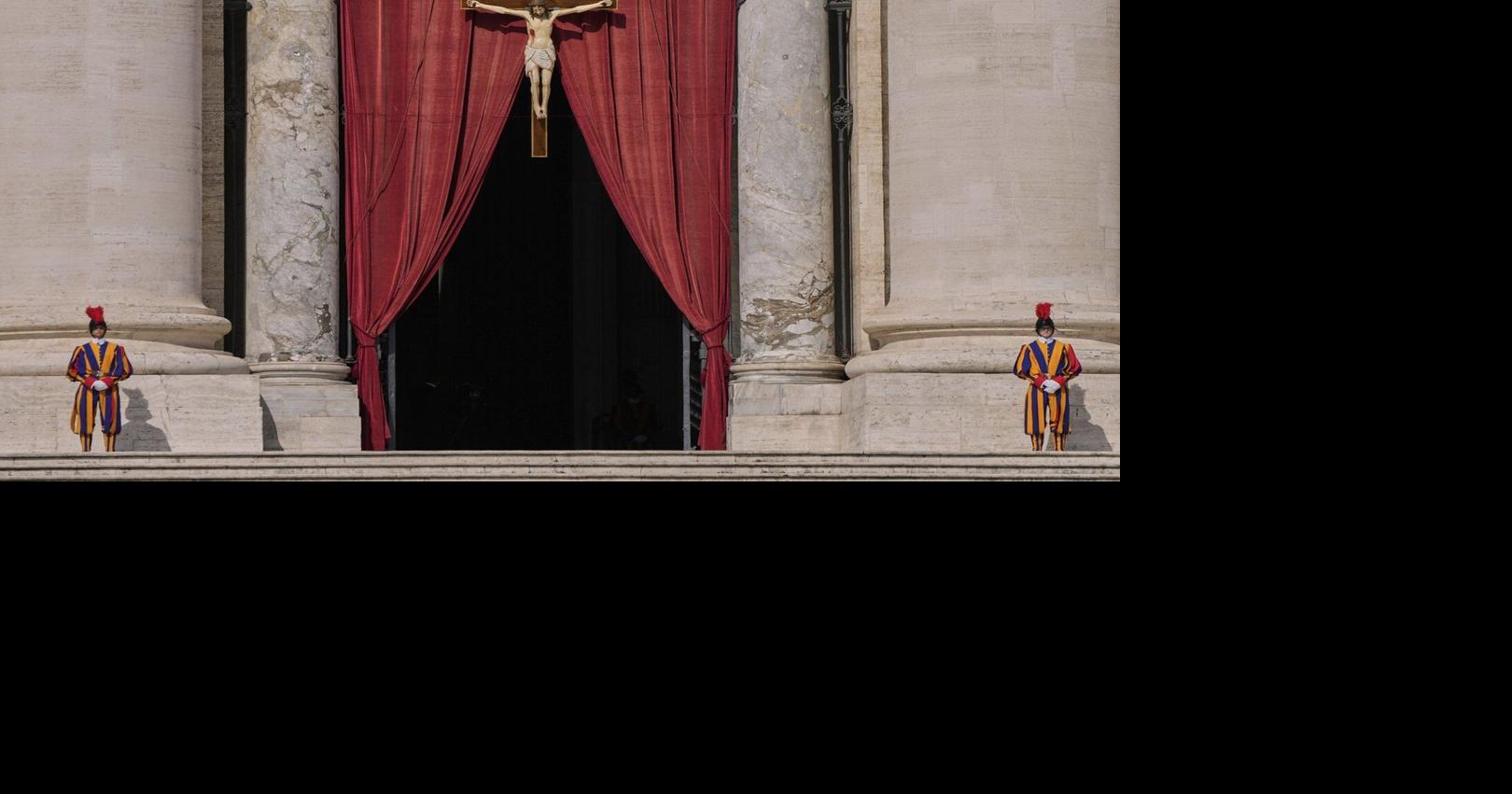 PHOTO COLLECTION: Vatican Pope Procession