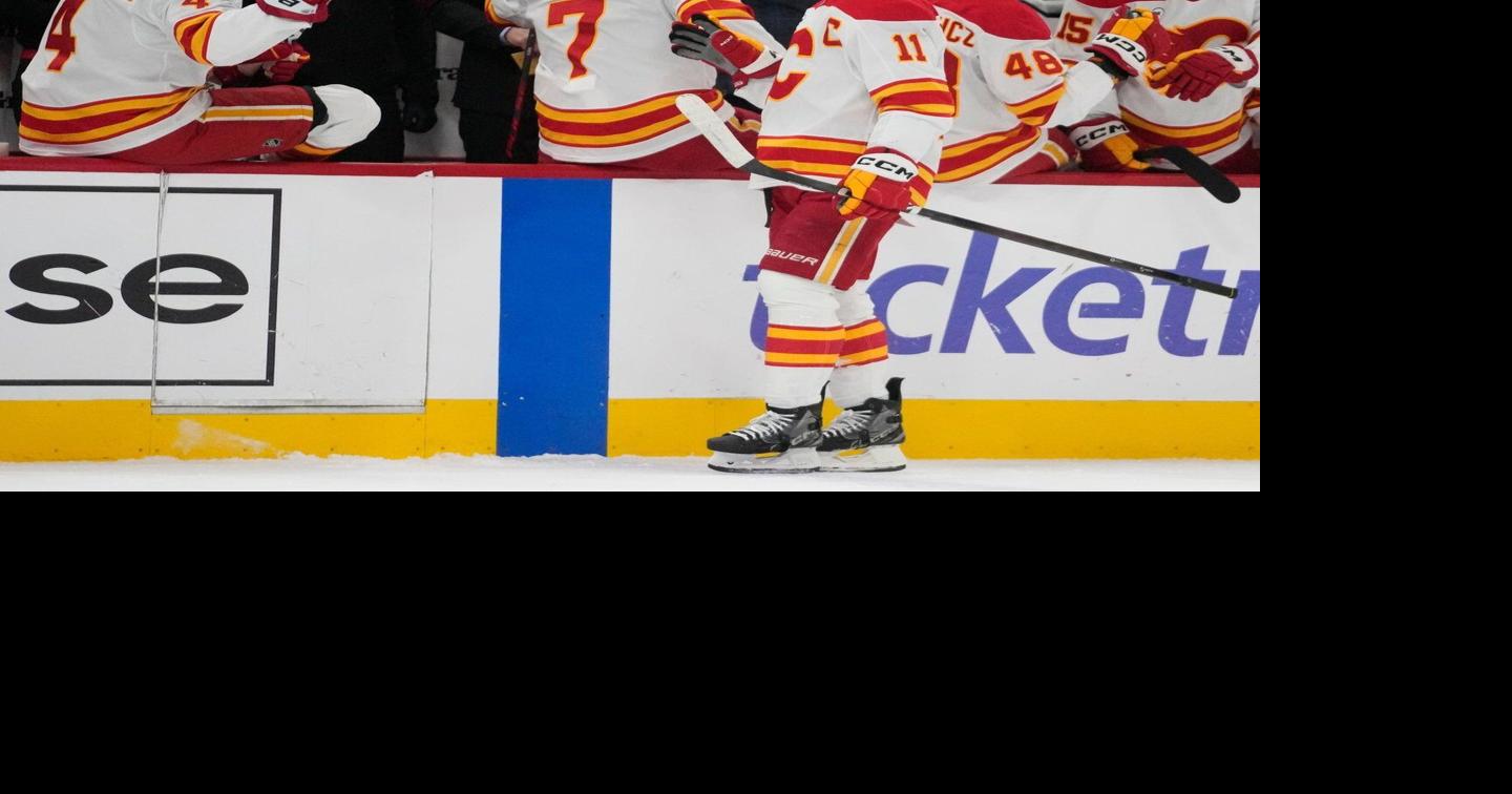 Backlund and Sharangovich lead Flames to 3-1 road win over Blackhawks