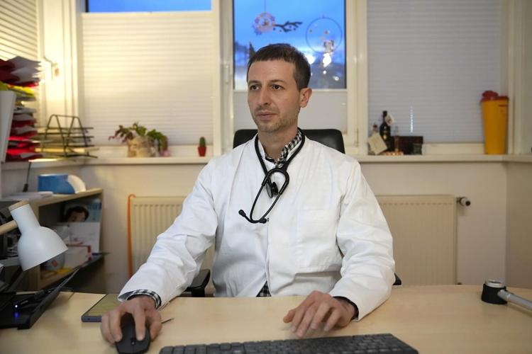 Thousands of Syrian doctors work in Germany. It hopes they will stay ...
